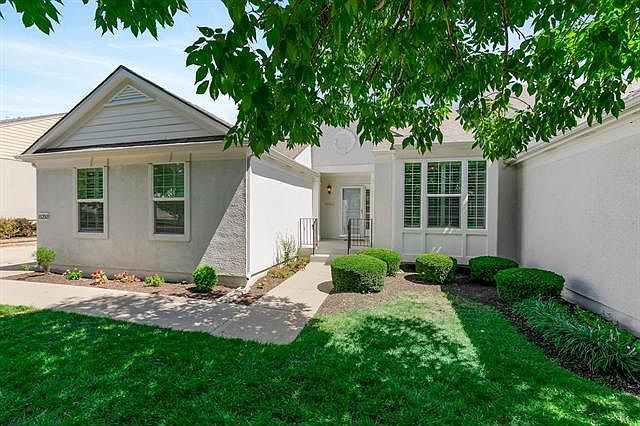 11253 S Chouteau St, Olathe, KS 66061 | Zillow
