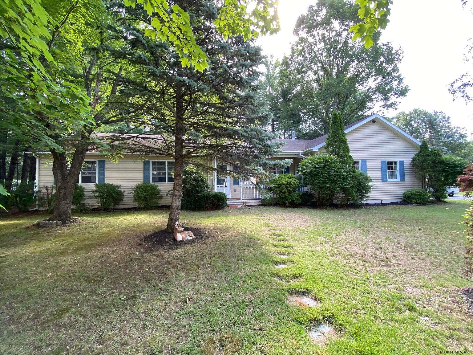 17 Oak Tree Cir Queensbury Ny 12804 Zillow