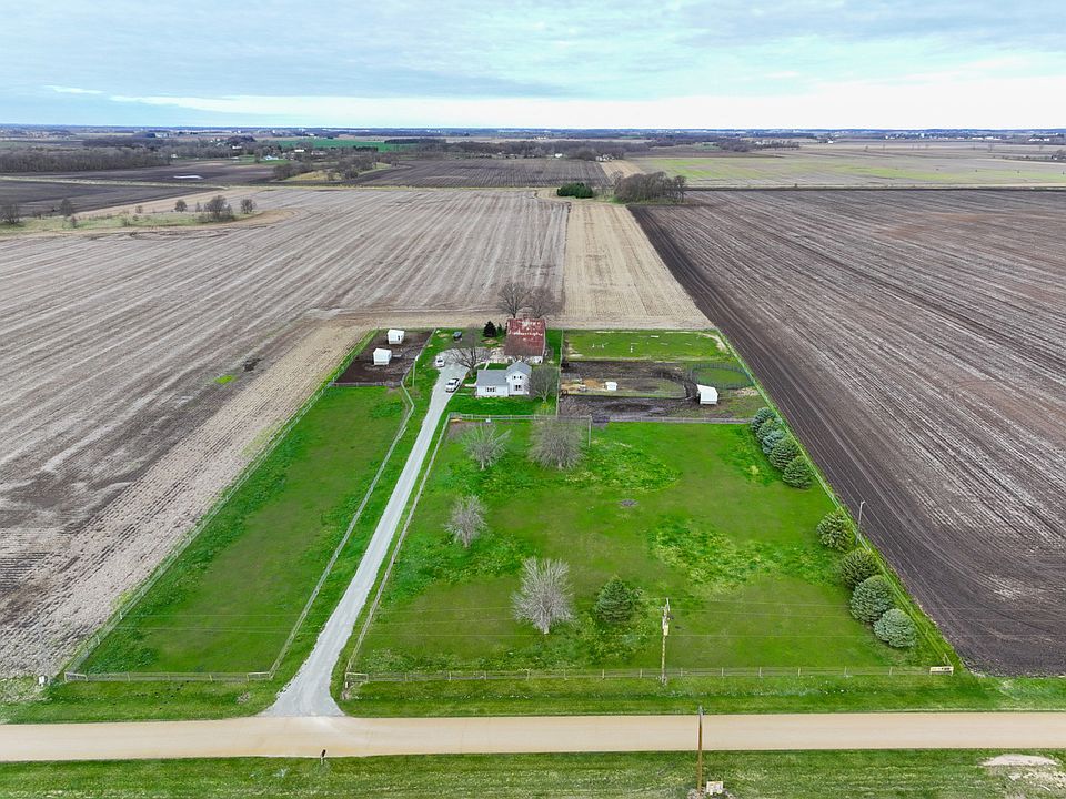 27695-300 East St, Tampico, IL 61283 | Zillow