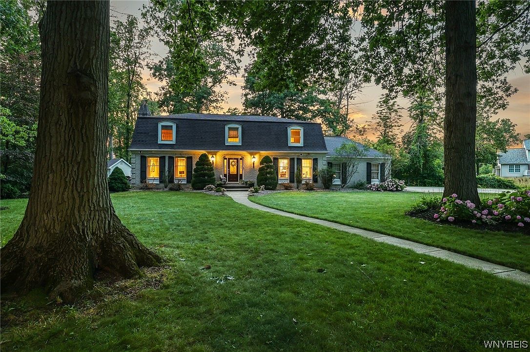 125 Amberwood Dr, Grand Island, NY 14072 | Zillow