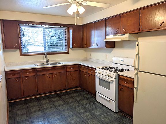 6111 Star Ln NE APT 1, Minneapolis, MN 55432 | Zillow