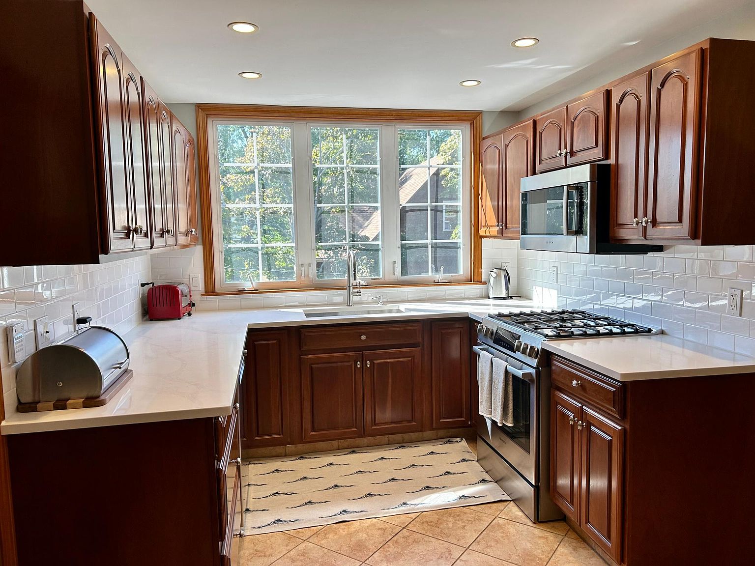 25 Reynolds Ave #3, Chelsea, MA 02150 | Zillow