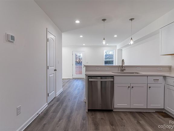 695 Bellview Ave NE, Valdese, NC 28690 | Zillow