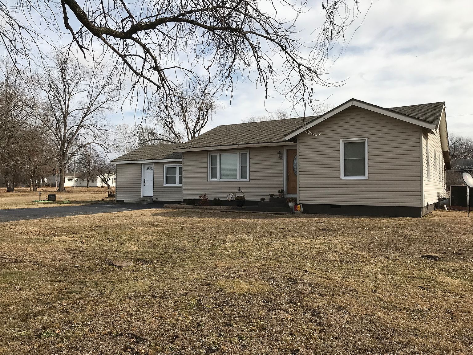 505 N Perry St, Scammon, KS 66773 | Zillow