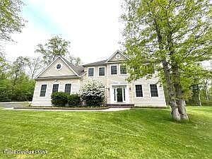 702 Holly Cir, East Stroudsburg, PA 18301 | MLS #712064 | Zillow