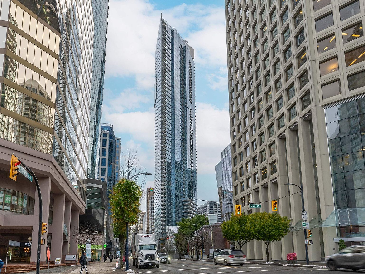 1111 Alberni St #2704, Vancouver, BC V6E 4V2 | MLS #R2911062 | Zillow