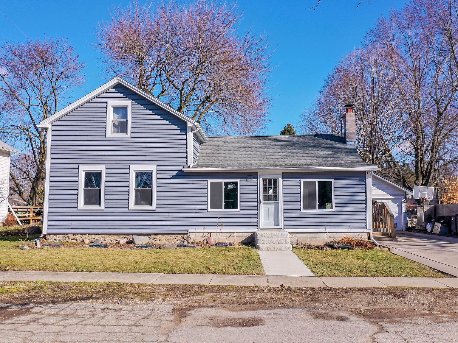 314 NE Bristol St N, Almont, MI 48003 | Zillow