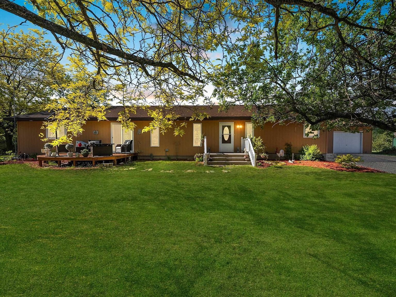 7837 Trellis Ln, Crivitz, WI 54114 | Zillow