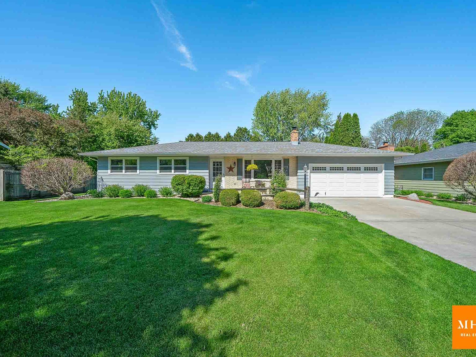 7110 Mockingbird Ln, Middleton, WI 53562 | Zillow
