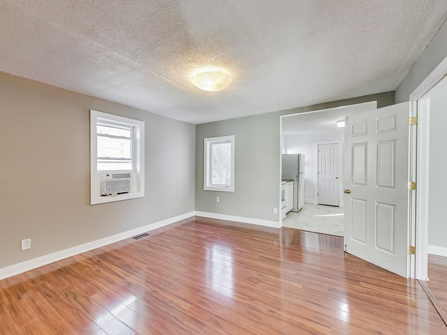 2401 Fillmore St NE, Minneapolis, MN 55418 | Zillow