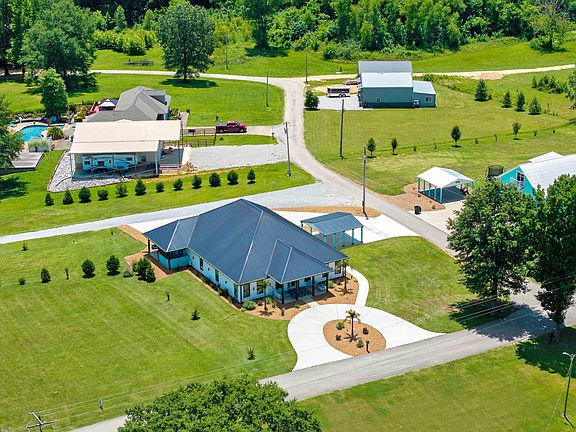 318 Yarbro Harbor Dr, Decaturville, TN 38329 | MLS #242783 | Zillow