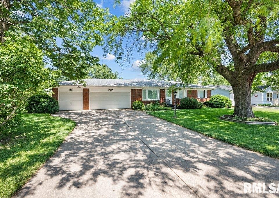 38 Park View Dr, Park View, IA 52748 | Zillow