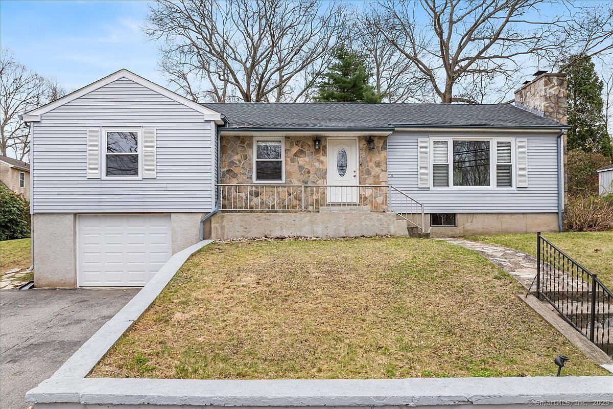 134 Gallivan Lane, Uncasville, CT 06382 | Zillow