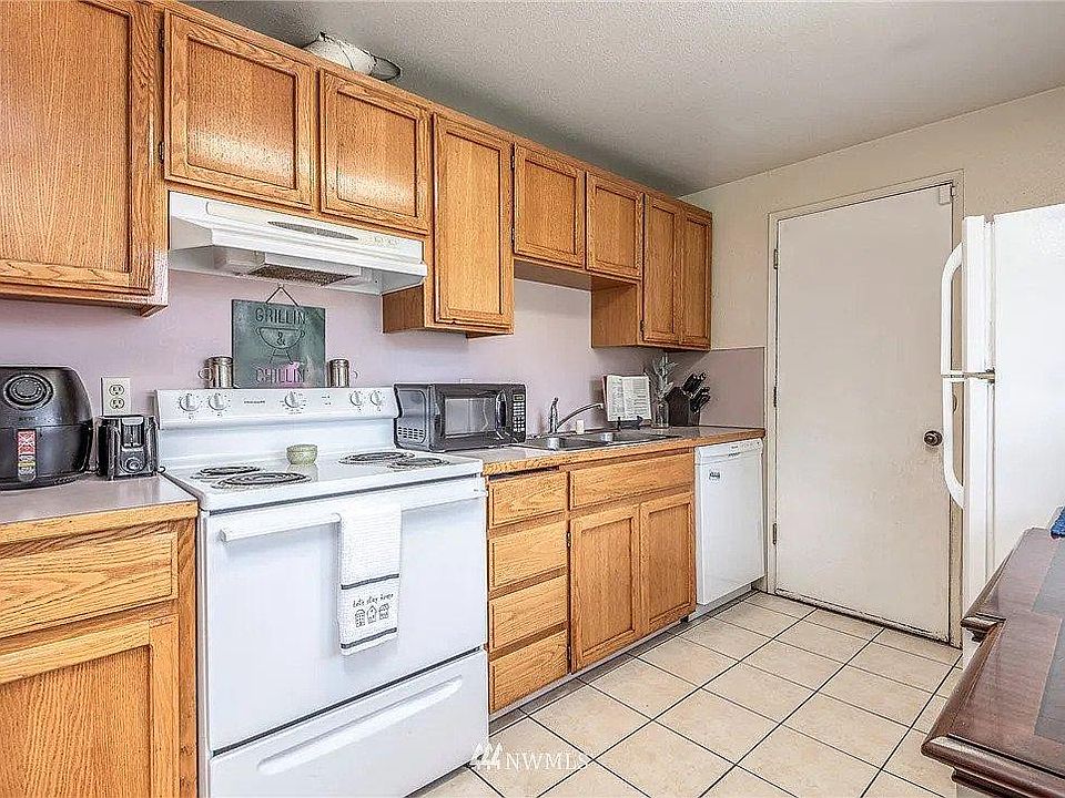 14204 11th Avenue Ct S, Tacoma, WA 98444 | Zillow