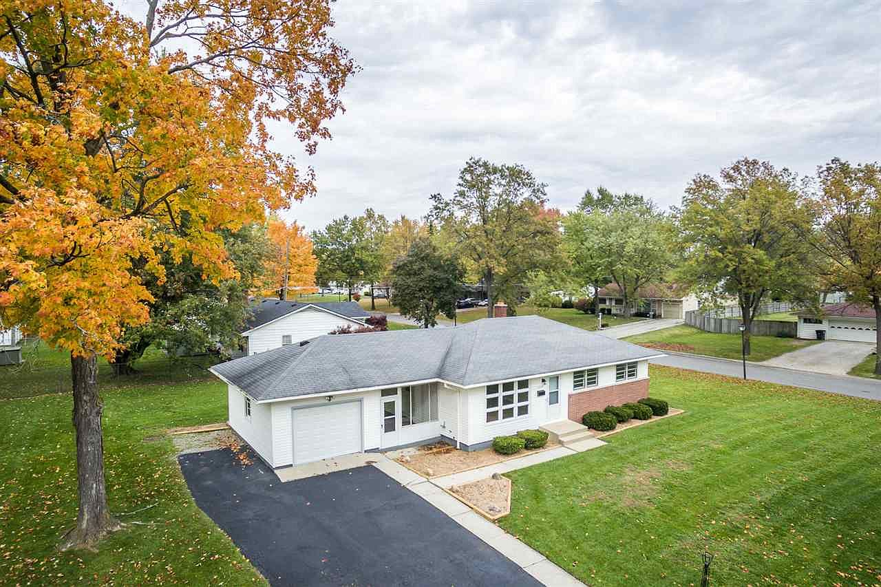 2725 Schaper Dr, Fort Wayne, IN 46806 | Zillow