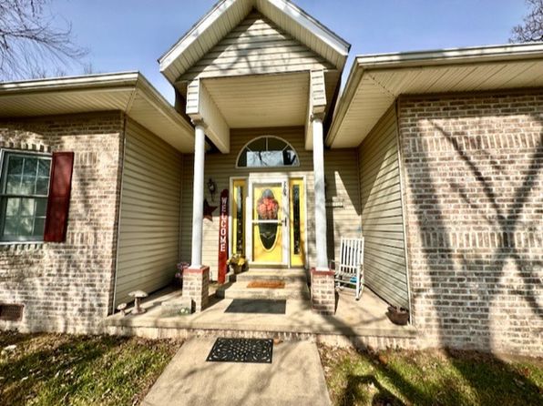 Flora IL Real Estate - Flora IL Homes For Sale | Zillow