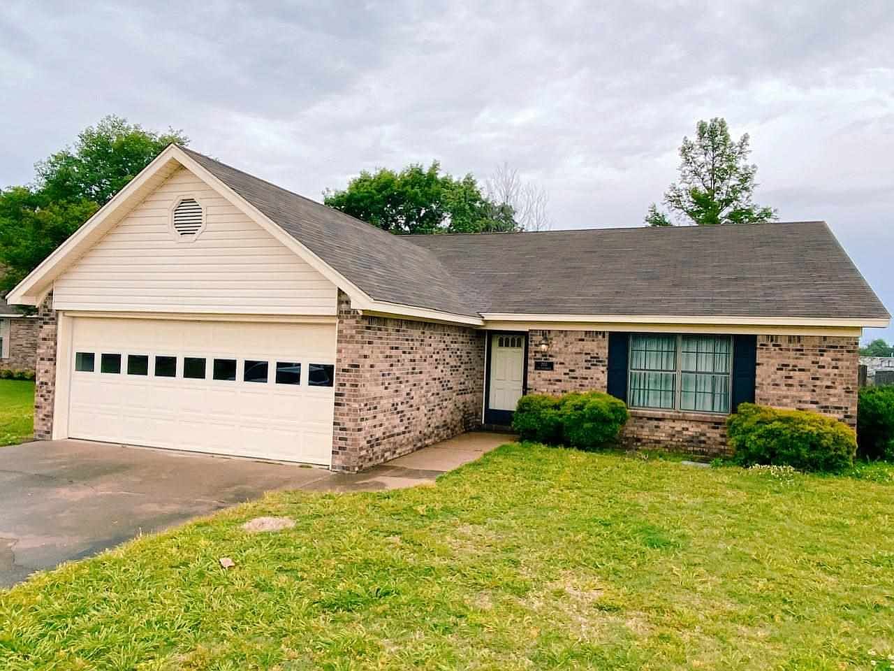 203 E Greenbriar Dr, Osceola, AR 72370 | Zillow