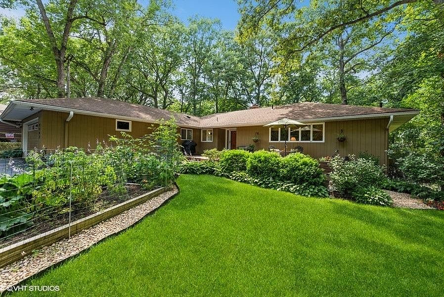 1307 Parkway Ct, Valparaiso, IN 46385 | MLS #533855 | Zillow