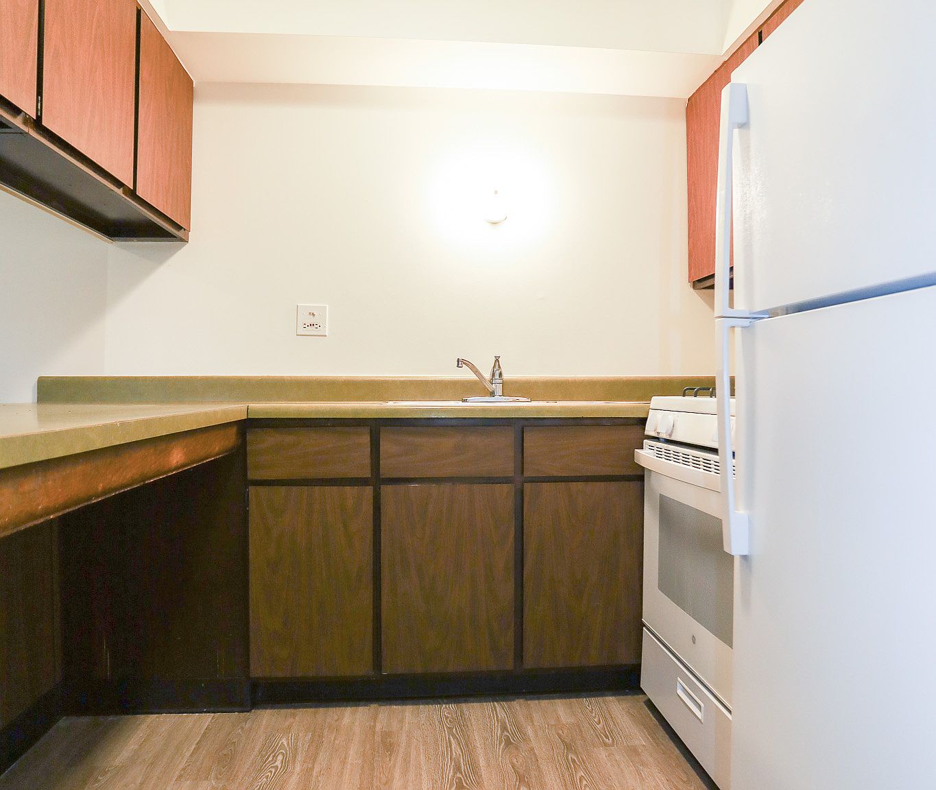 124 W Washington St APT 111, Round Lake, IL 60073 | Zillow