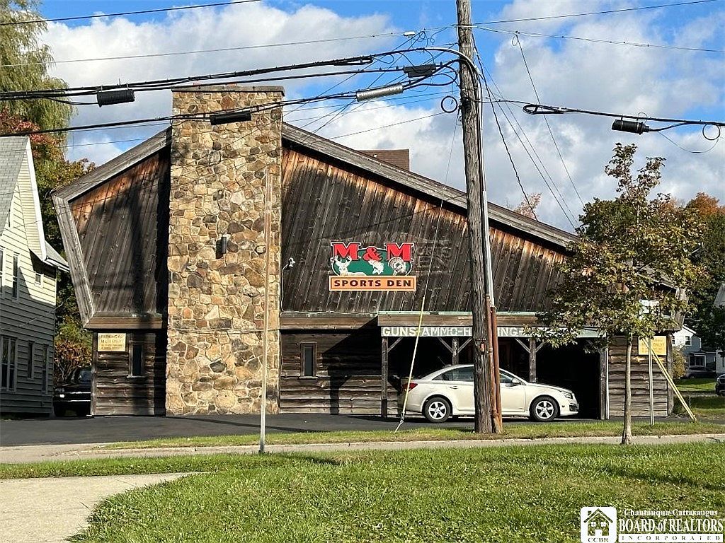 808 N Main St, Jamestown, NY 14701 | MLS #R1572051 | Zillow