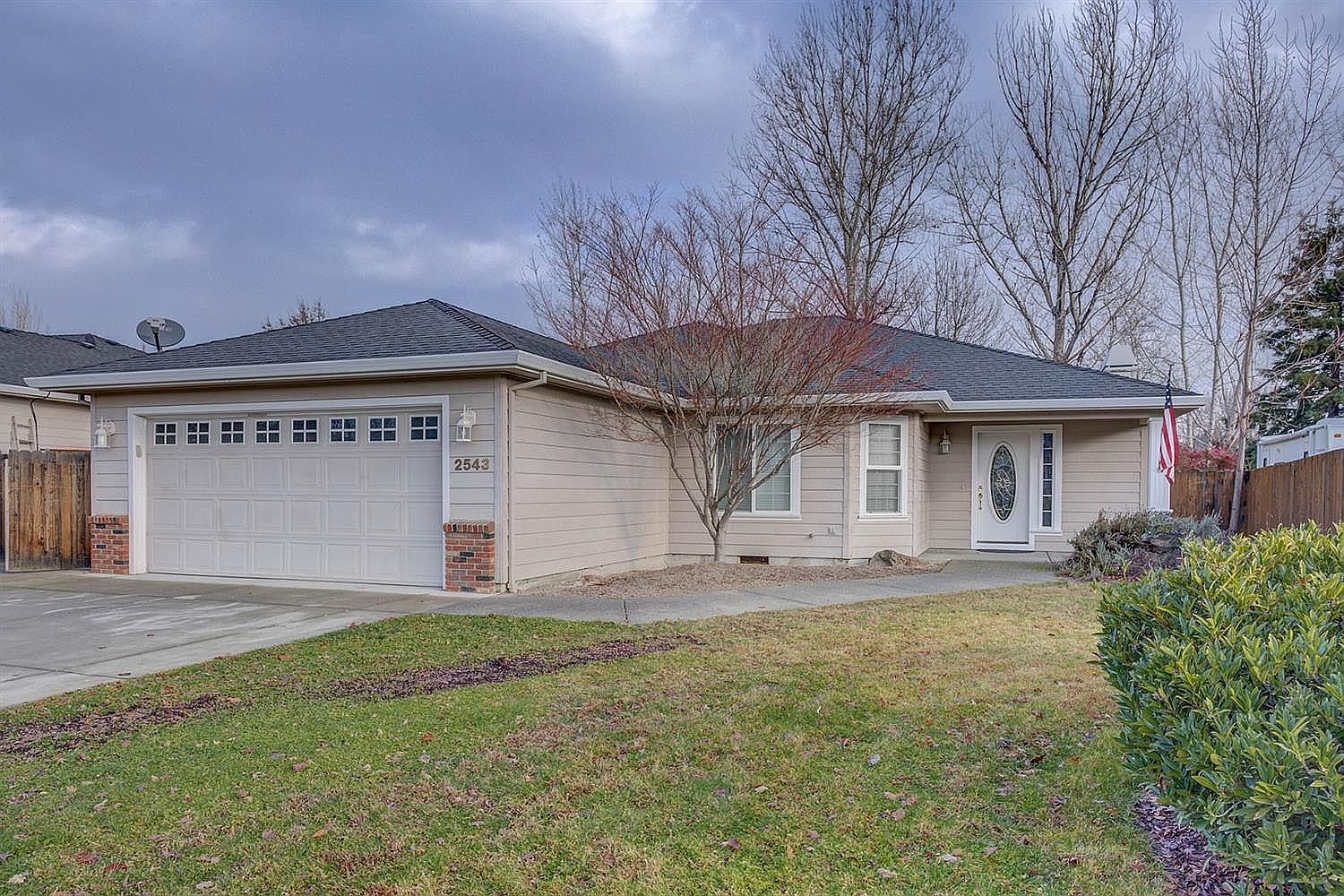 2643 Waters Edge Way, Medford, OR 97504 | Zillow