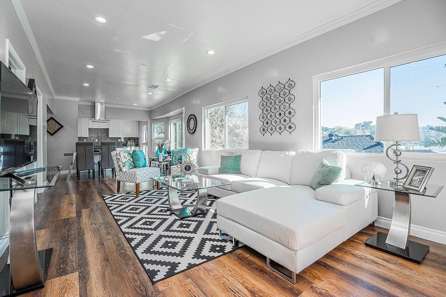 2253 Aaron St, Los Angeles, CA 90026 | Zillow