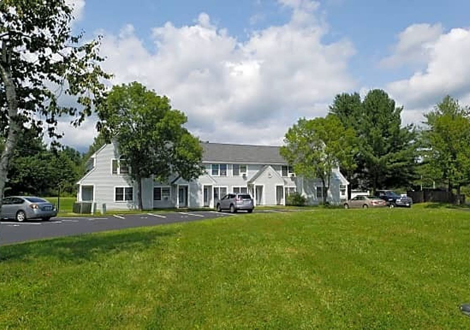 19 Otter Brook Cir #9-R, Rochester, NH 03839 | Zillow