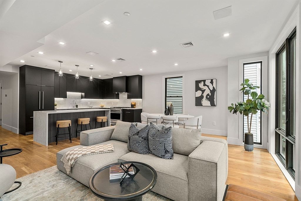 8 Mercer St #3, Boston, MA 02127 | Zillow