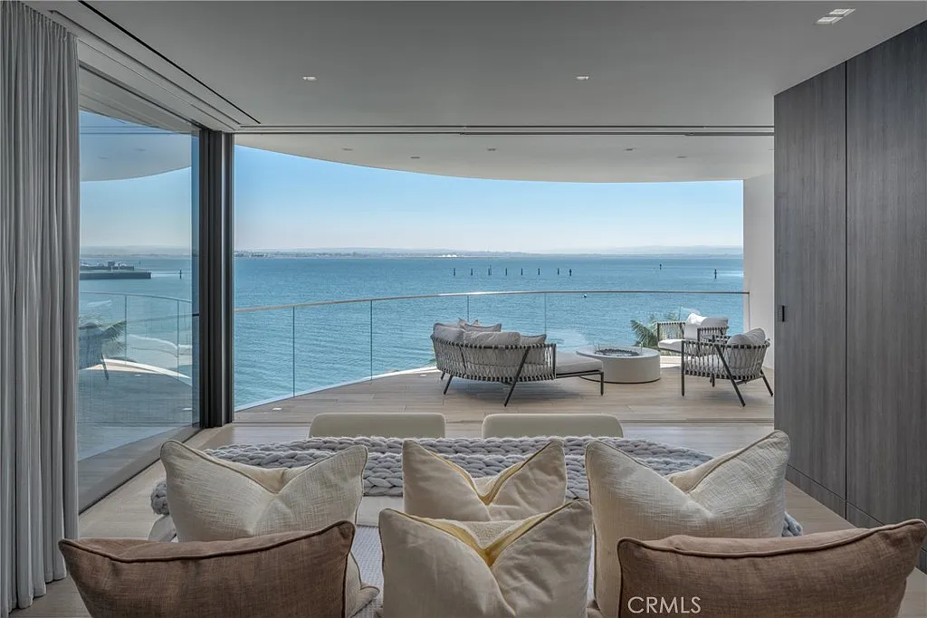 320' of Private Bayfront! 3,600 Sq. Ft. Rooftop Deck! $43 Million in ...