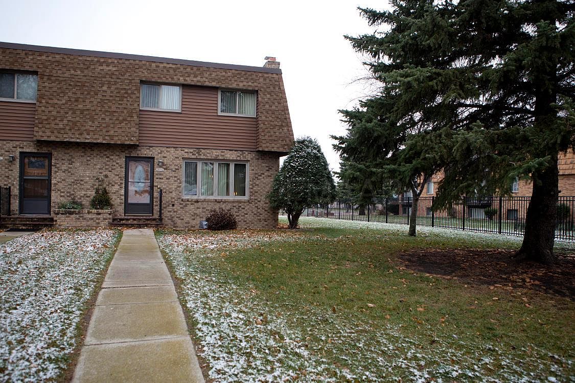 1402 E Gateway Cir S APT M, Fargo, ND 58103 | Zillow