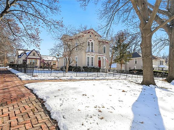 303 Arch St, Leavenworth, KS 66048 | MLS #2531436 | Zillow