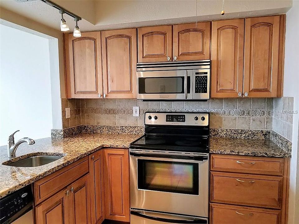 6180 Sun Blvd APT 303, Saint Petersburg, FL 33715 | Zillow