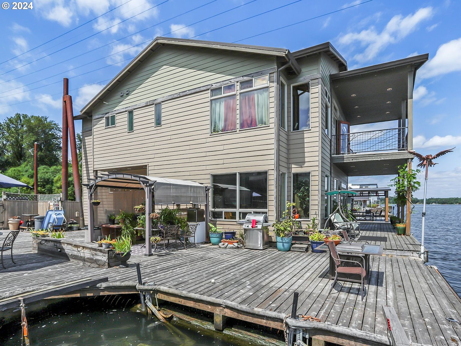 7720 S Macadam Ave #12, Portland, OR 97219 | MLS #24237386 | Zillow