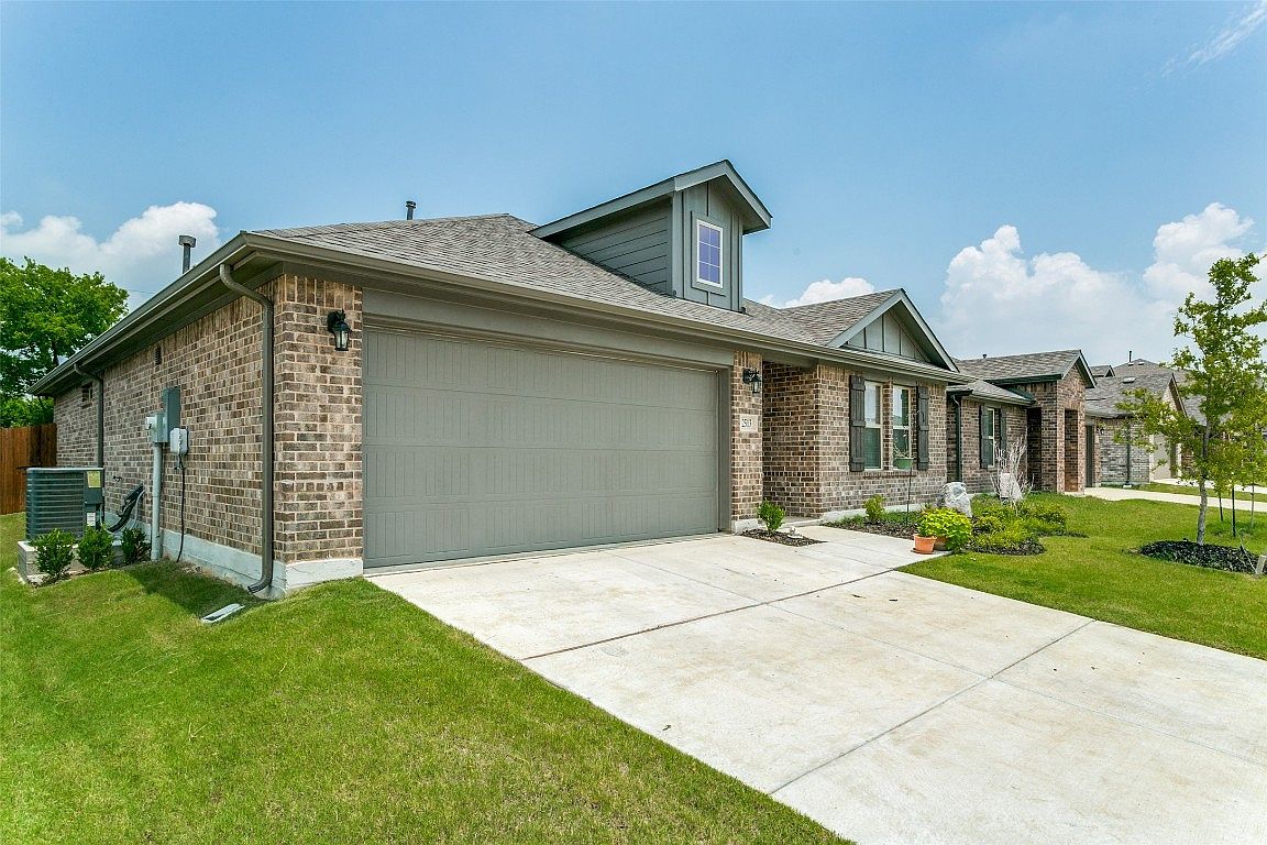 2513 Chevy Chase Dr, Denton, TX 76207 | Zillow