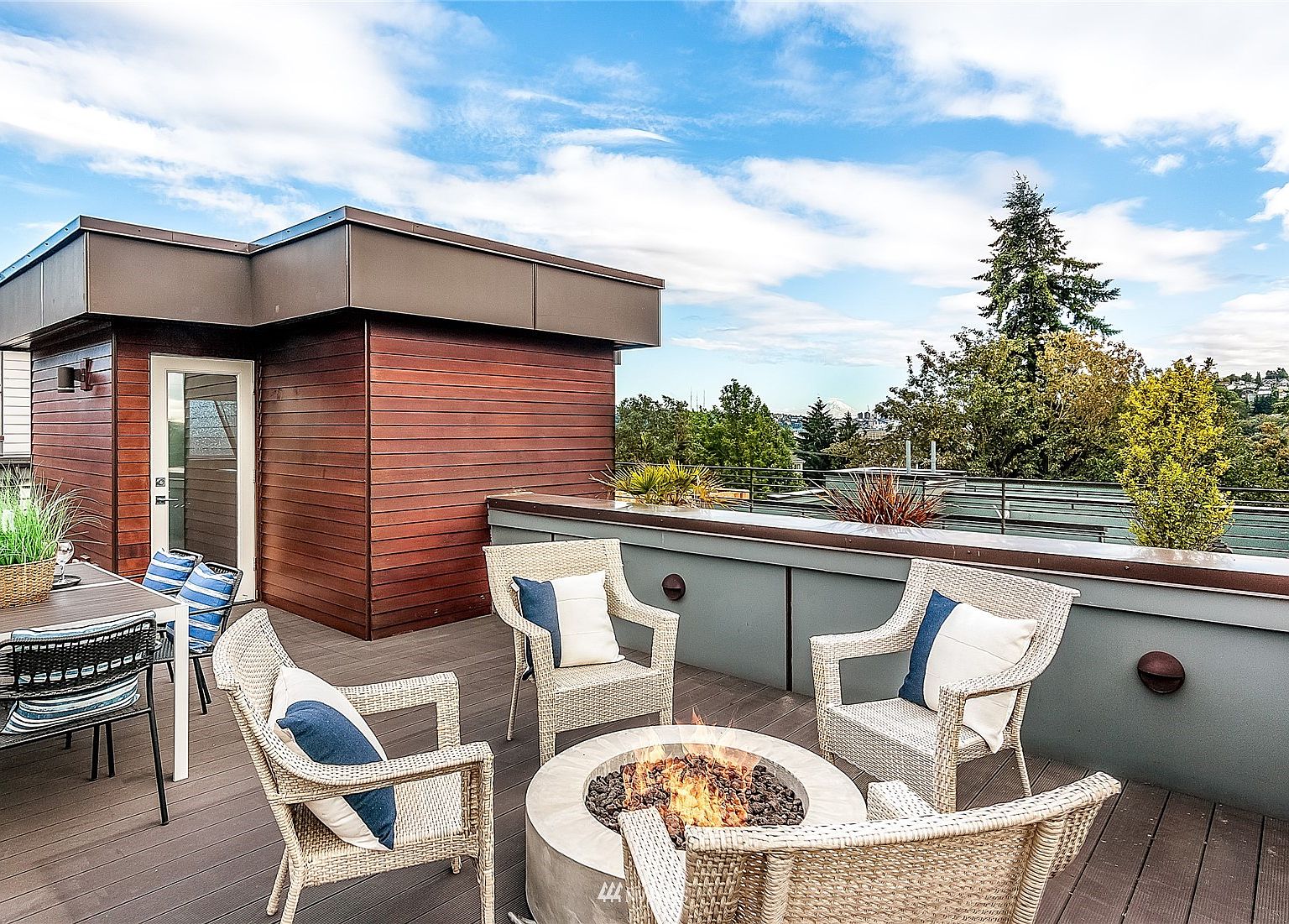 3627 Linden Avenue N UNIT B, Seattle, WA 98103 | Zillow