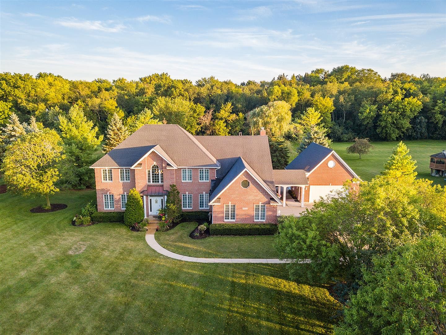 39W385 Woodgate Rd, St Charles, IL 60175 | Zillow