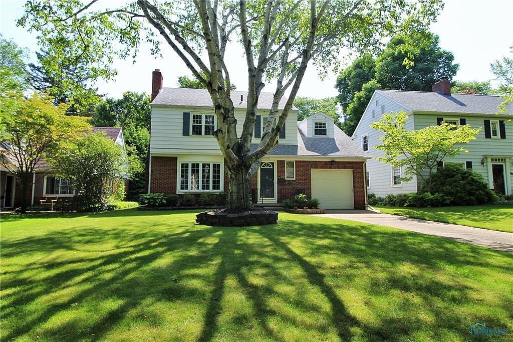 2708 Pemberton Dr, Toledo, OH 43606 | Zillow