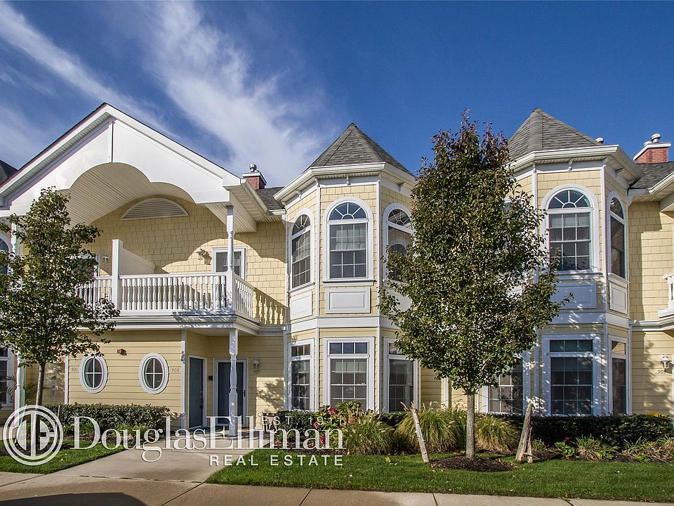908 Emily Dr, Patchogue, NY 11772 | Zillow