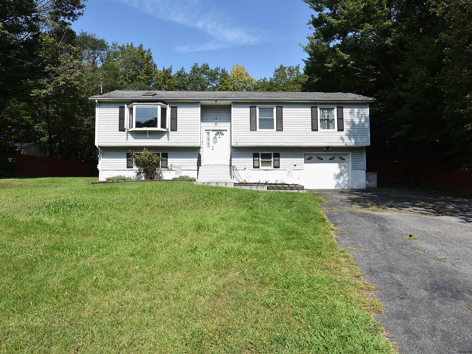 880 Route 211 W, Middletown, NY 10940 | MLS #20232606 | Zillow