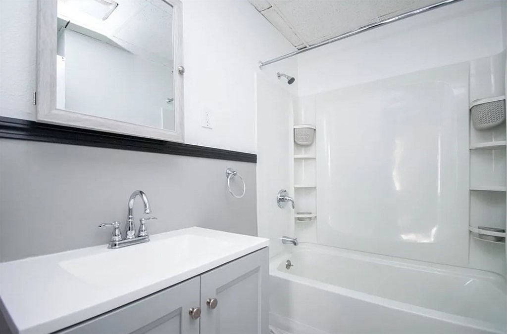 44-46 Bristol St, Springfield, MA 01109 | Zillow
