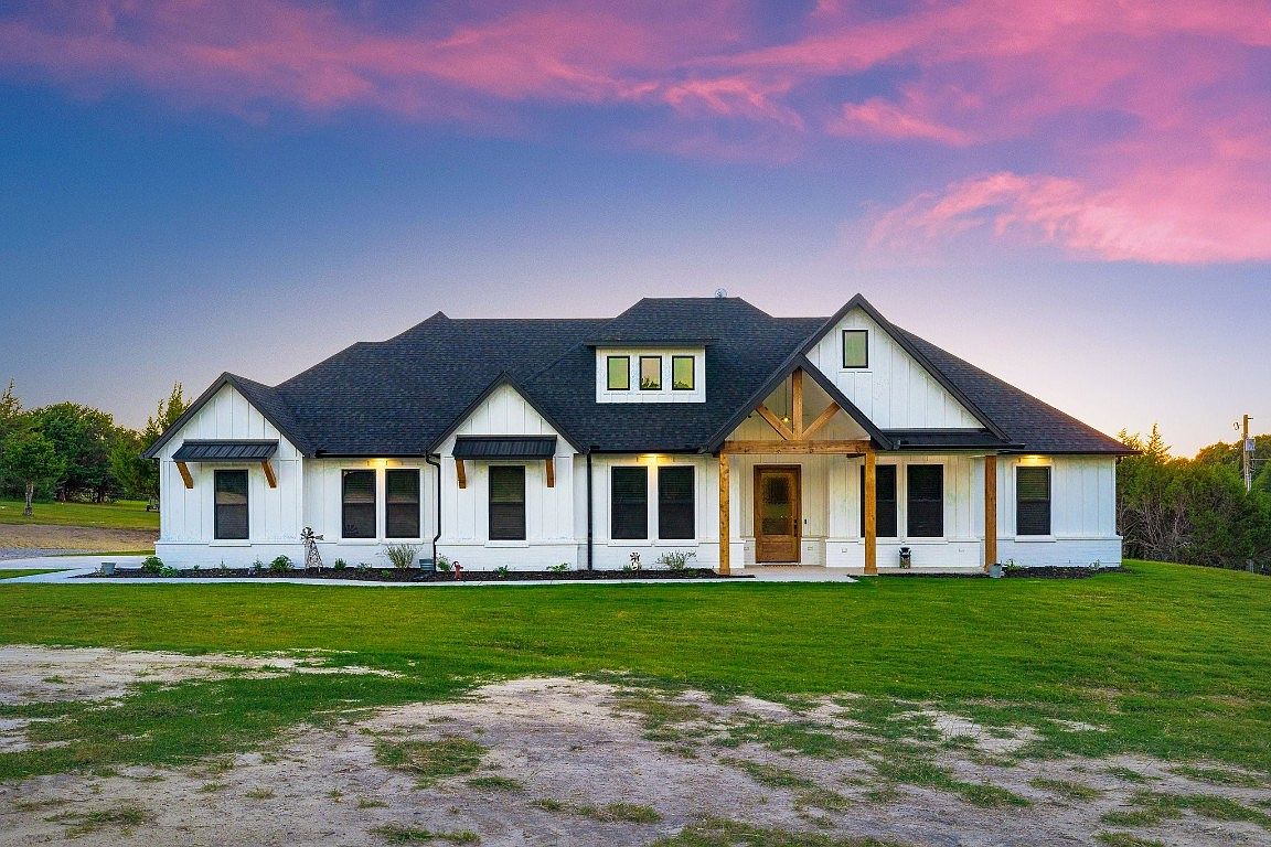 885 Old Decatur Rd, Decatur, TX 76234 | Zillow