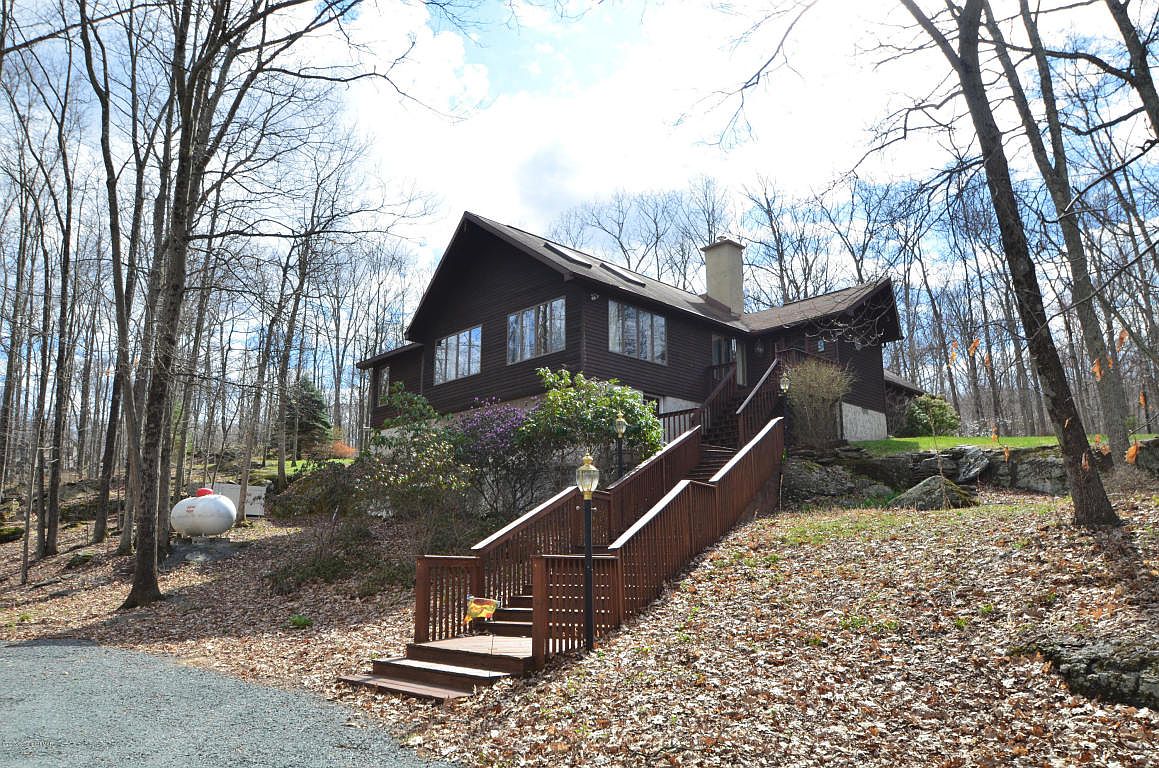 17 Ski Rd, Hawley, PA 18428 | Zillow