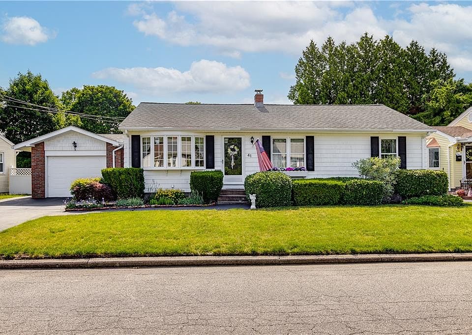 41 Whipple Ct, North Providence, RI 02911 | Zillow