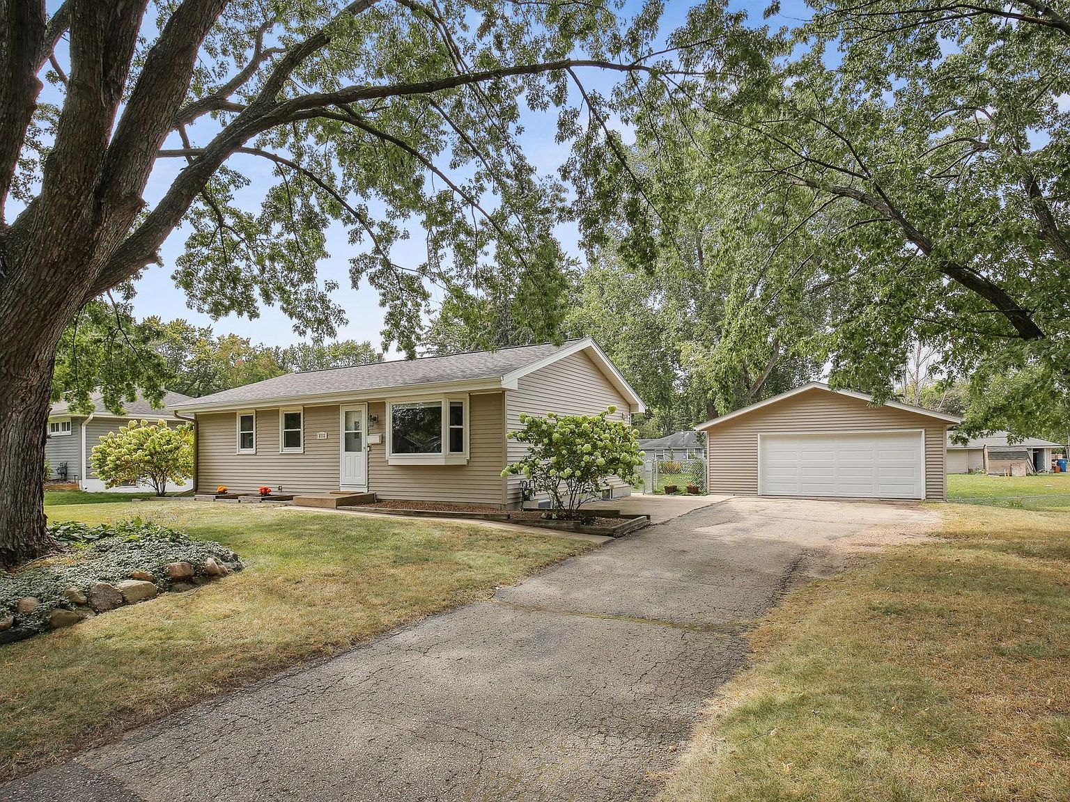 8712 Emerson Ave S, Bloomington, MN 55420 | Zillow