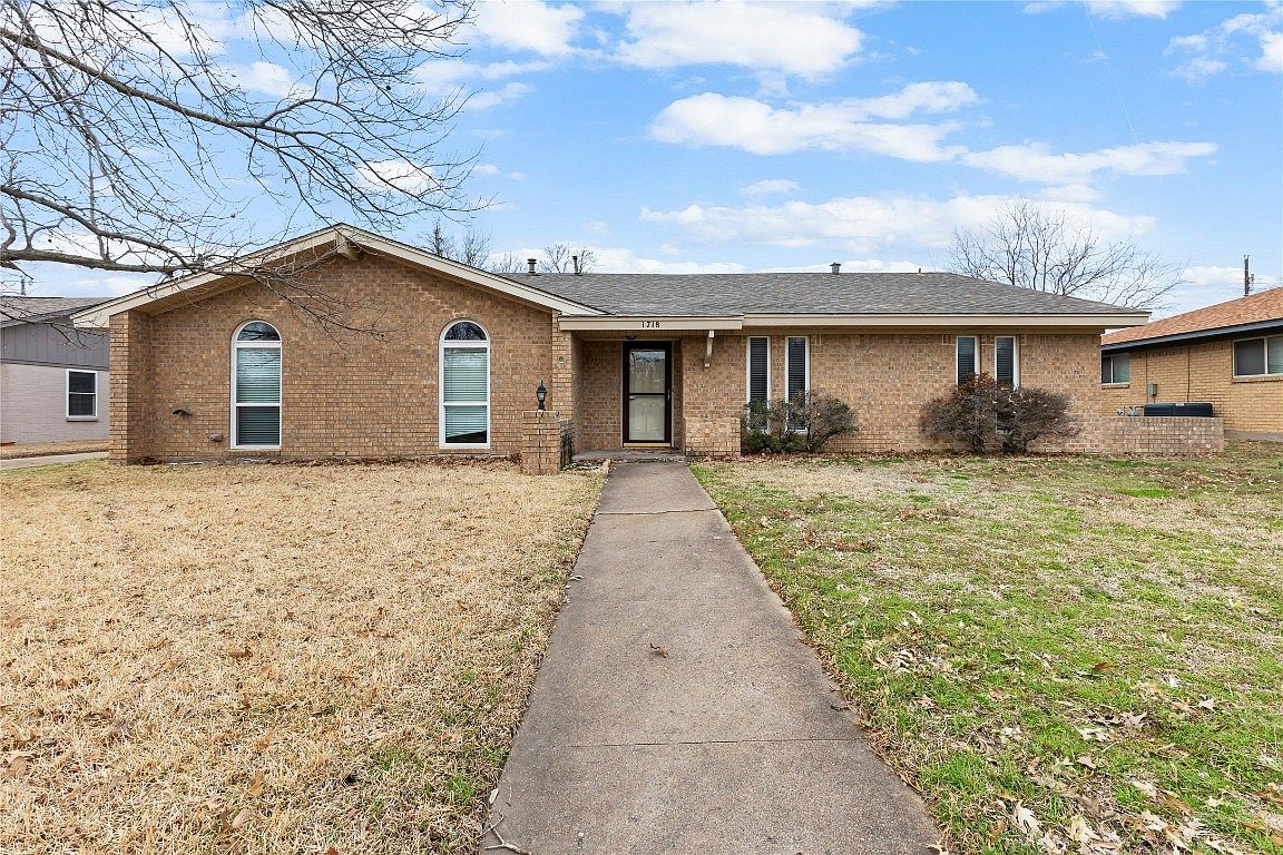 1718 W Crescent Dr, Sherman, TX 75092 | Zillow