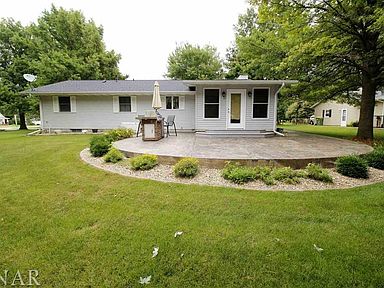204 Robert St, Heyworth, IL 61745 | Zillow