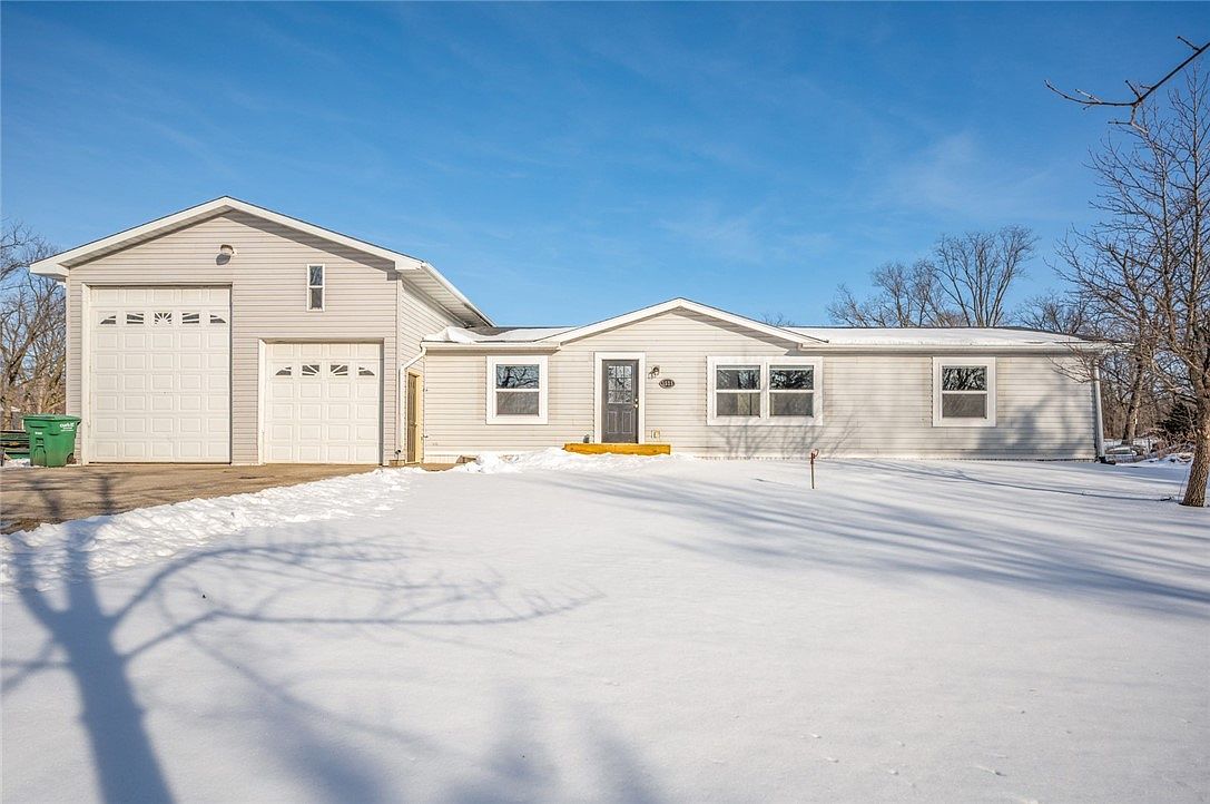 5525 NE Berwick Dr, Berwick, IA 50032 | Zillow