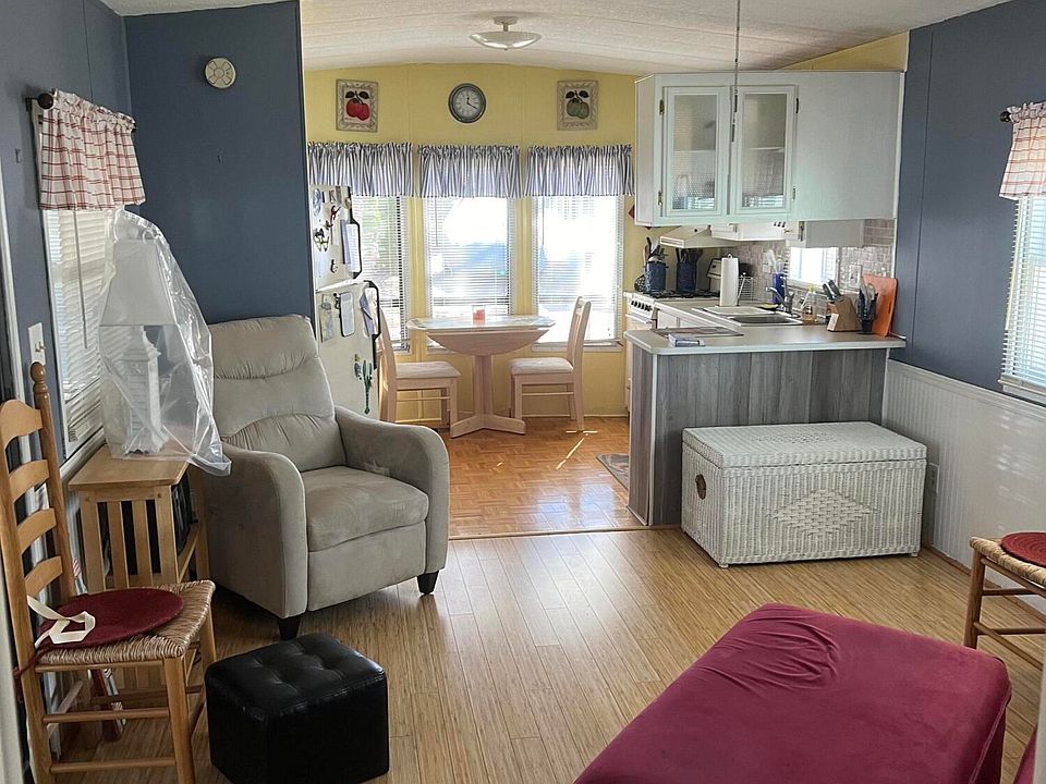 430 Post Rd Wells ME | Zillow