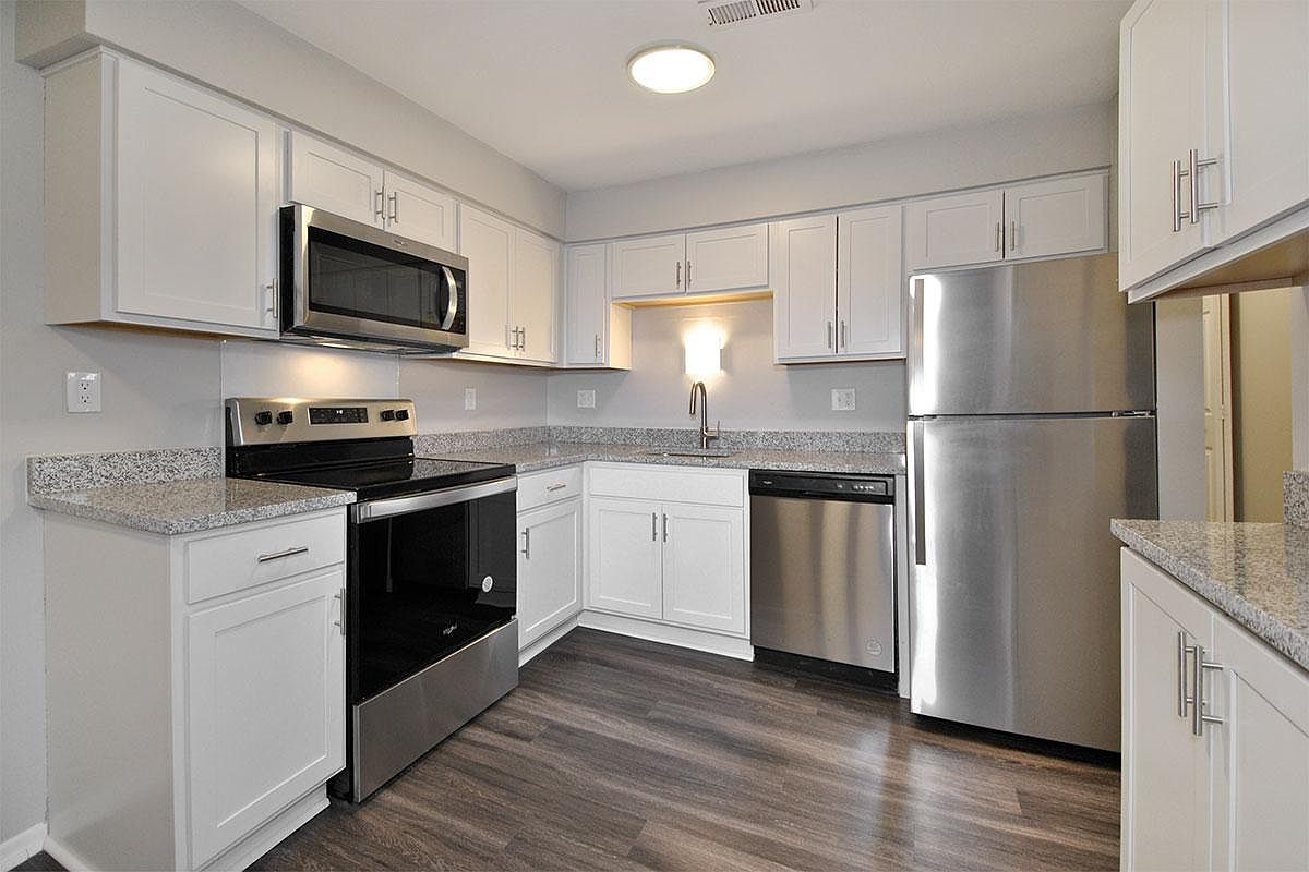 3530 Denise Ct #1, Waterford, MI 48328 | Zillow