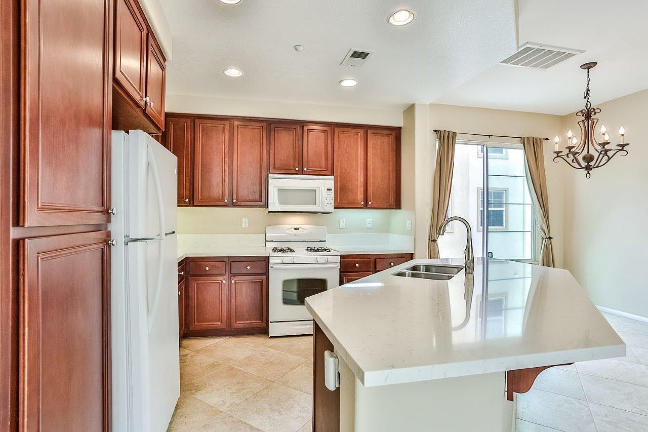 1886 Fargo Ln UNIT 2, Chula Vista, CA 91913 | Zillow
